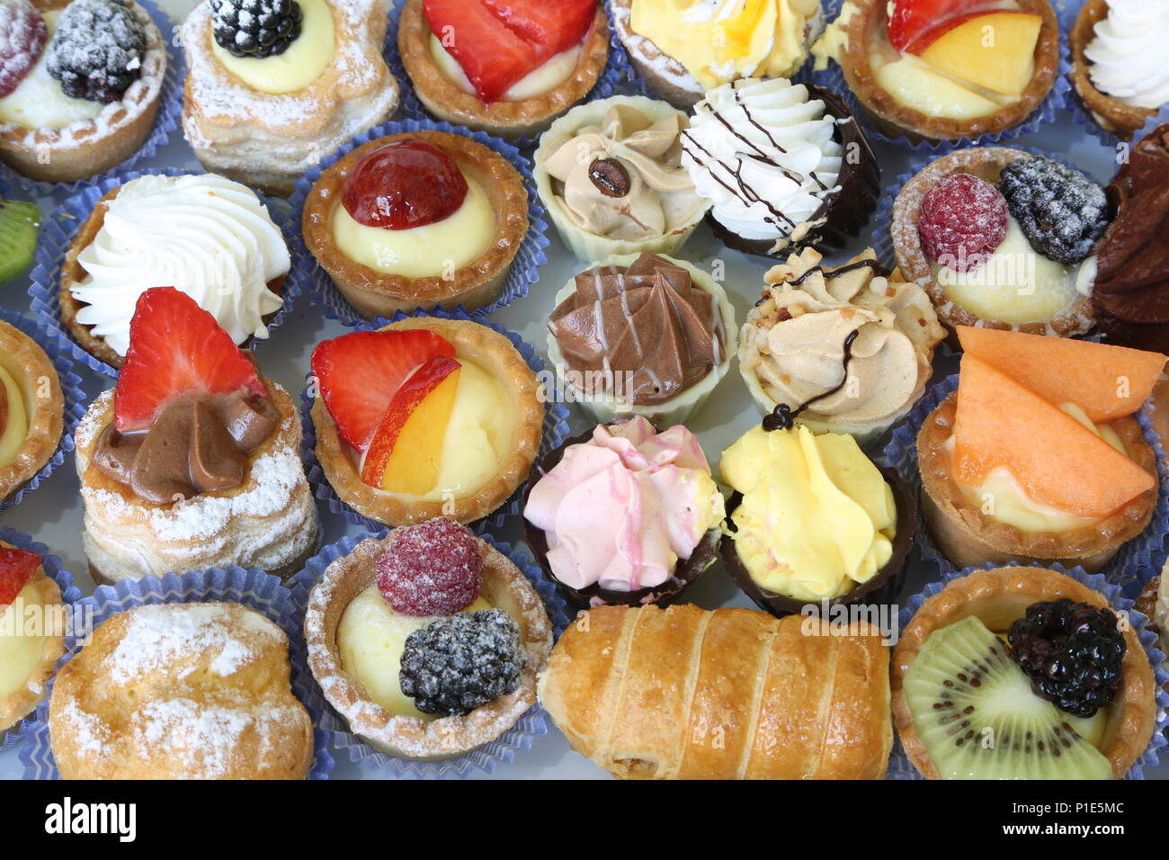 Mignon fruits hi-res stock photography and images - Alamy