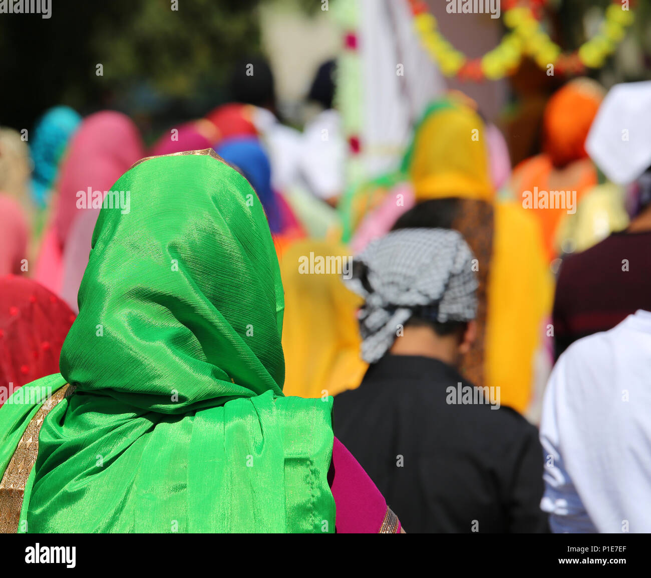 Chunni on head hi-res stock photography and images - Alamy