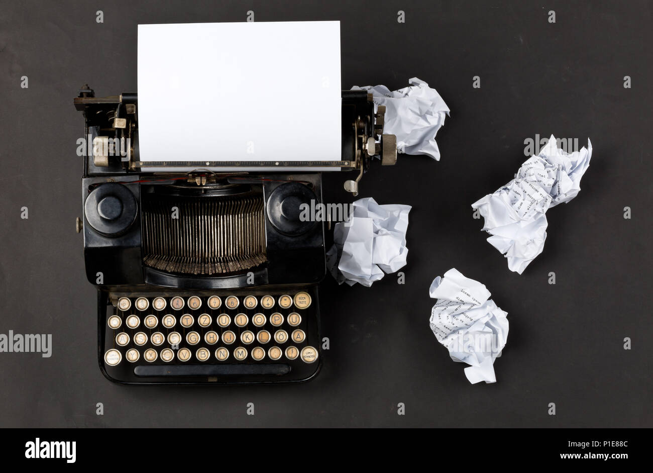 Vintage typewriter top down flatlay shot from above with empty, blank ...