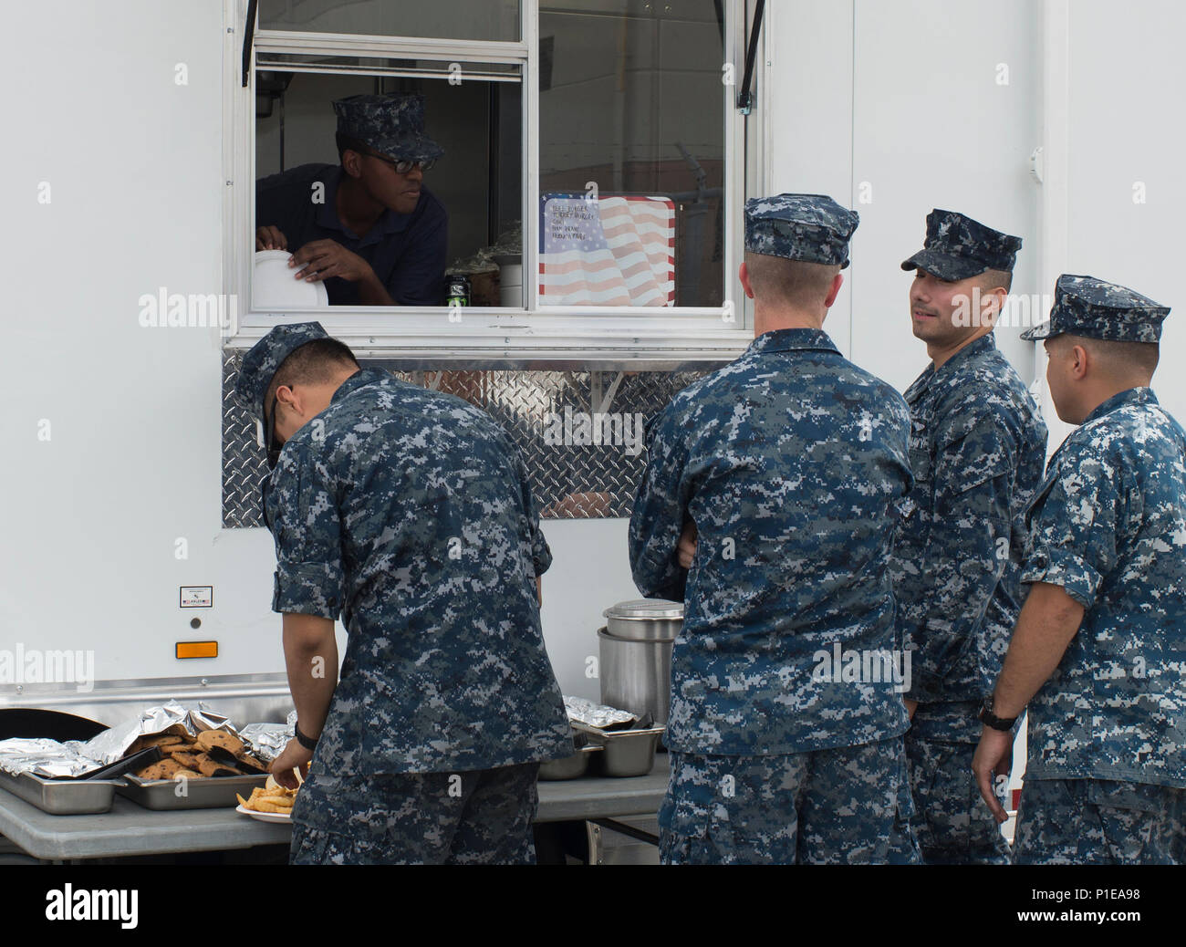 Uss columbus ssn 762 hi-res stock photography and images - Alamy