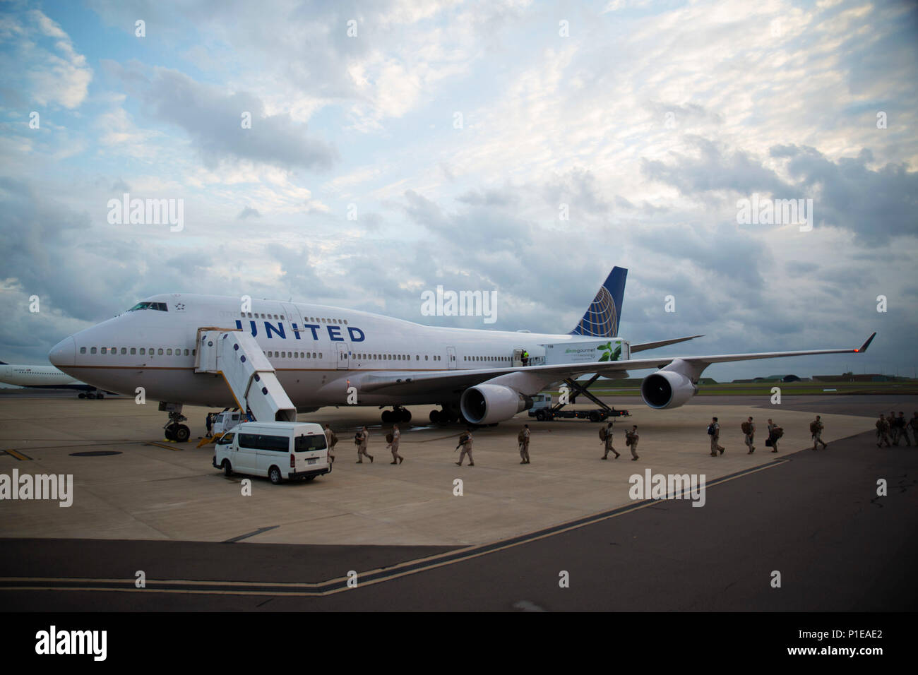 Marines with Marine Rotational Force – Darwin board a plane at Royal ...