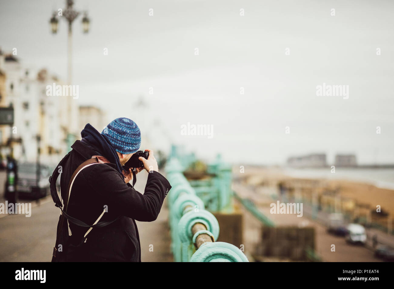 Tourist, Brighton Beach, Promenade, Brighton, England Stock Photo - Alamy