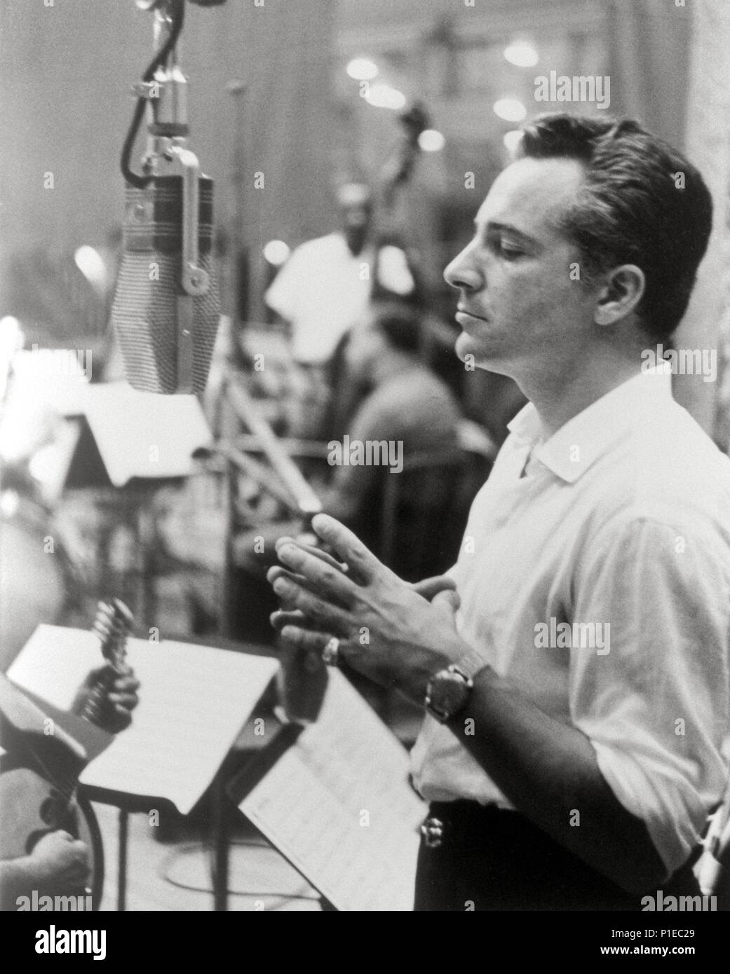 Stars: ROSSANO BRAZZI Stock Photo - Alamy