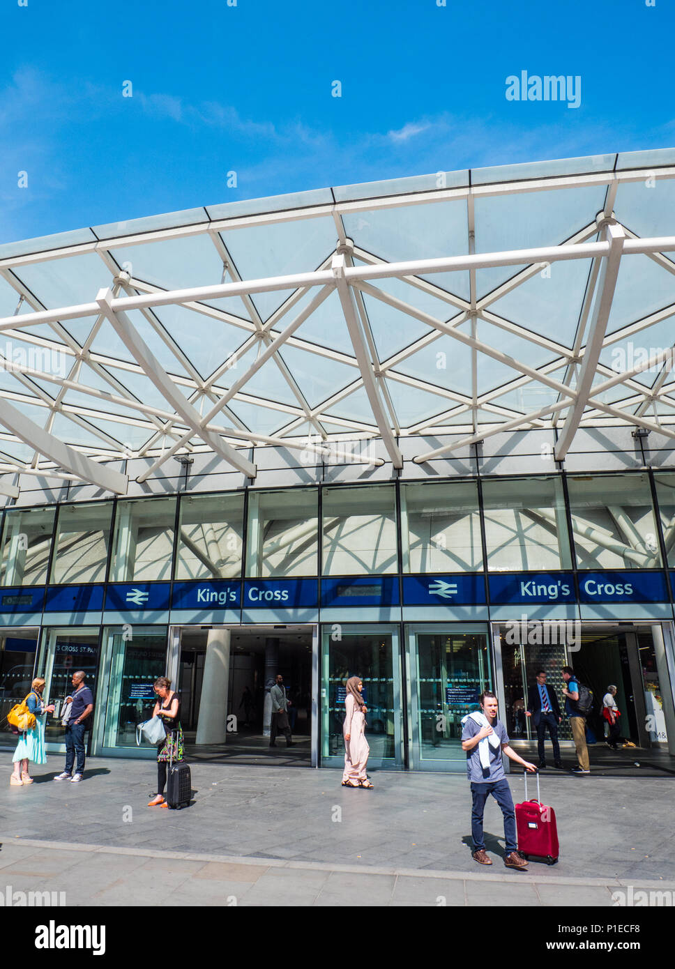 Kings cross line hi-res stock photography and images - Alamy