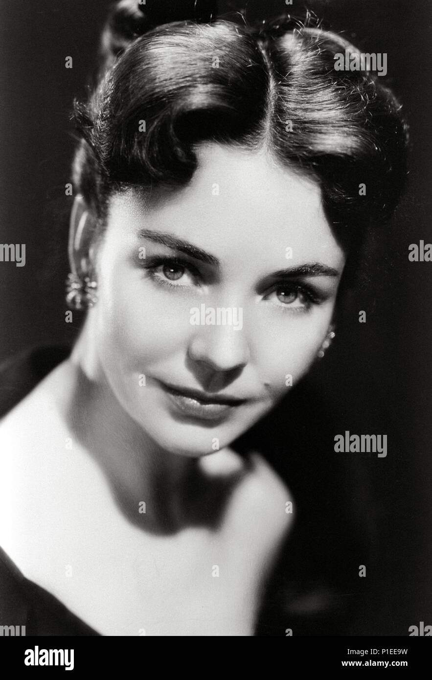 Jennifer jones portrait hi-res stock photography and images - Alamy