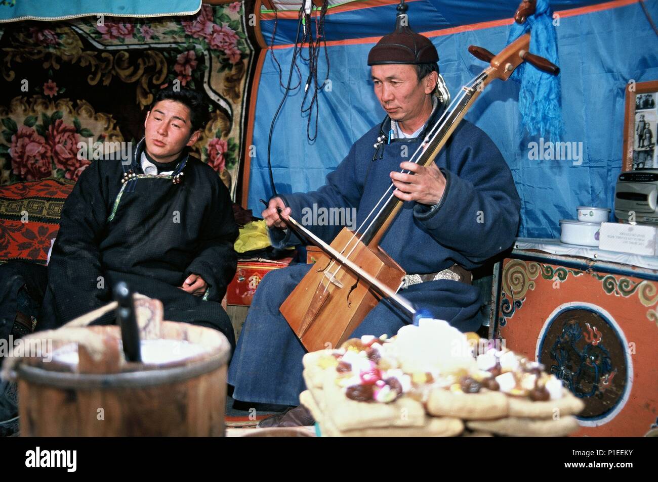 Original Film Title: DIE GESCHICHTE VOM WEINENDEN KAMEL. English Title ...