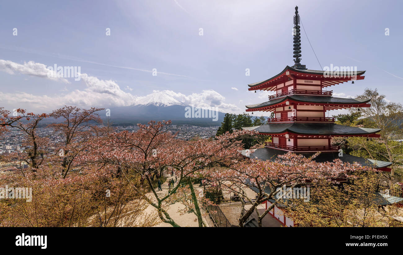 Temple and mount fuji hi-res stock photography and images - Alamy