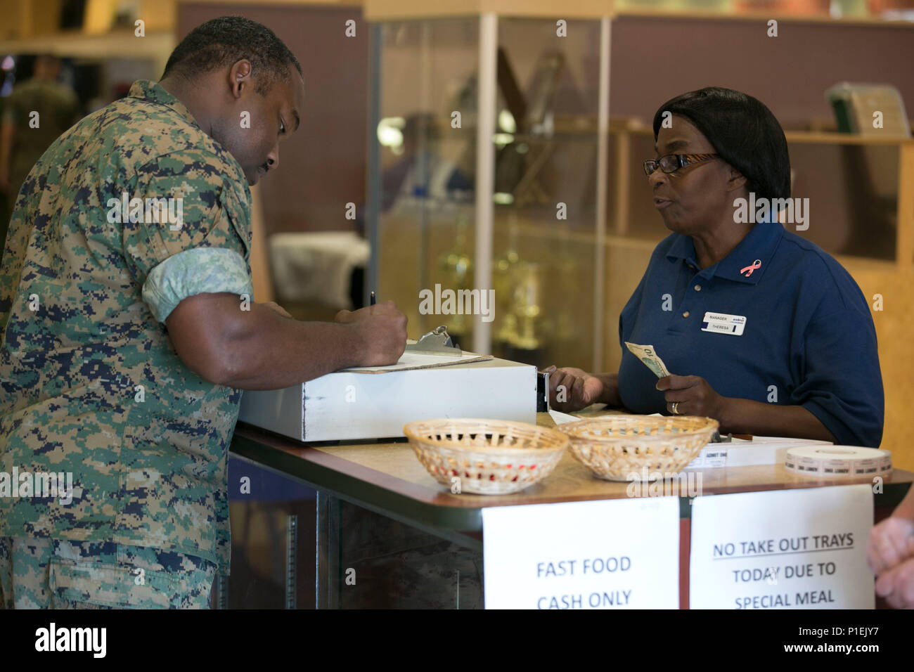 Navy chow hall hi-res stock photography and images - Alamy