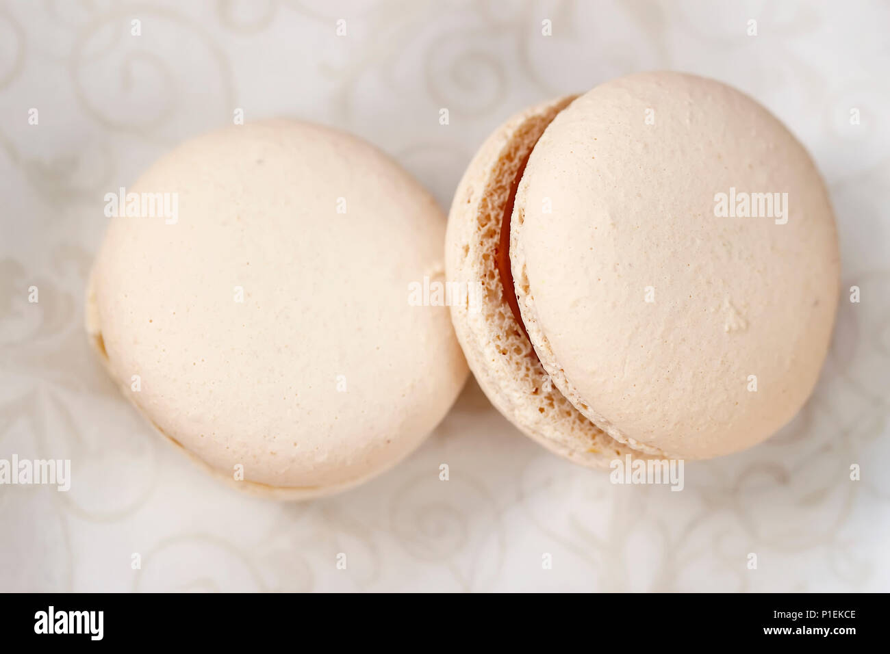 Cream colors hi-res stock photography and images - Alamy