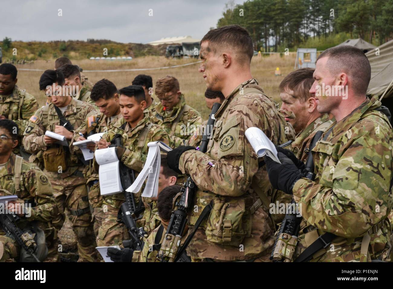 Build a close distance hi-res stock photography and images - Alamy