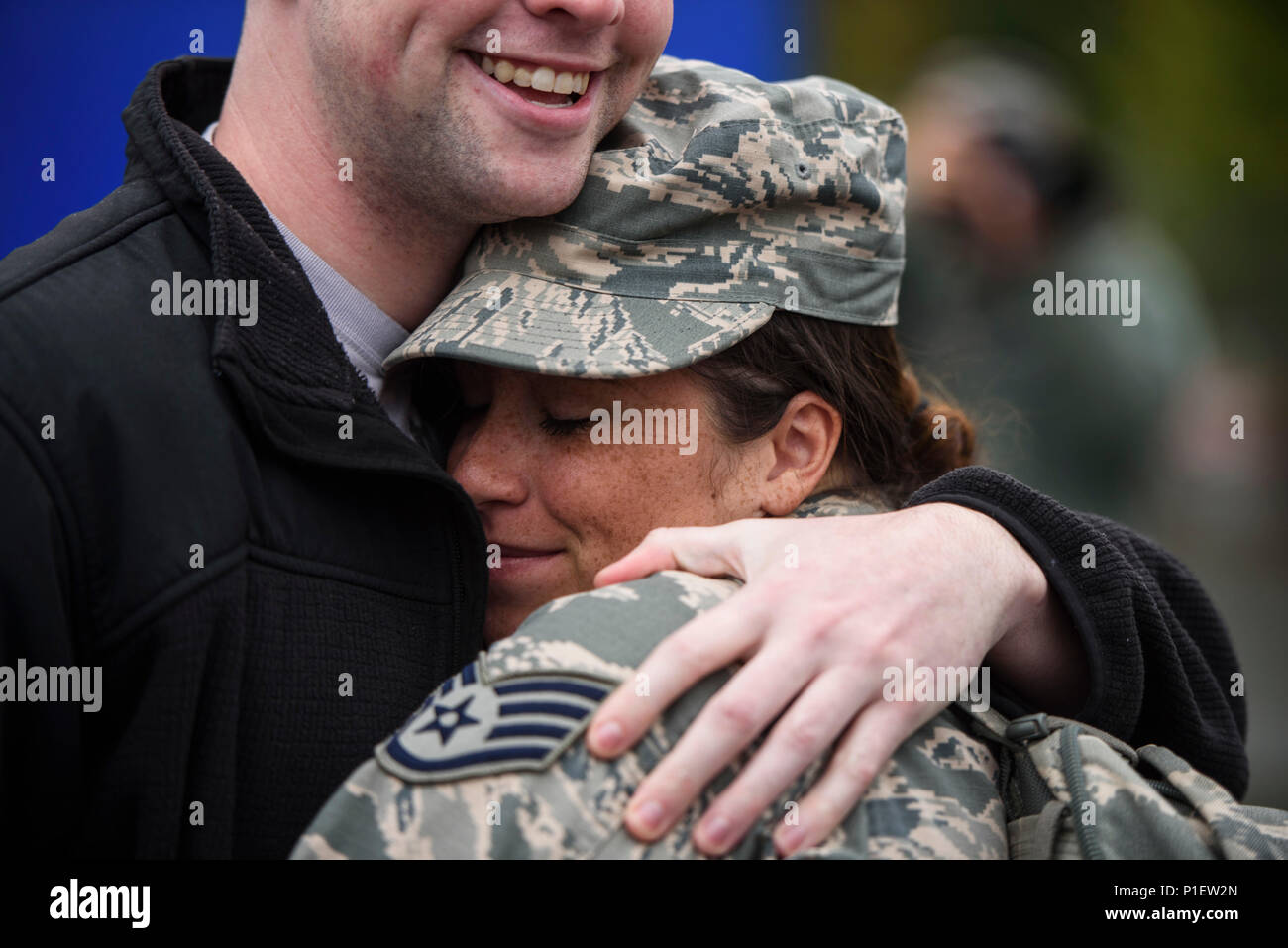 An Airman assigned to the 606th Air Control Squadron reunites with her ...