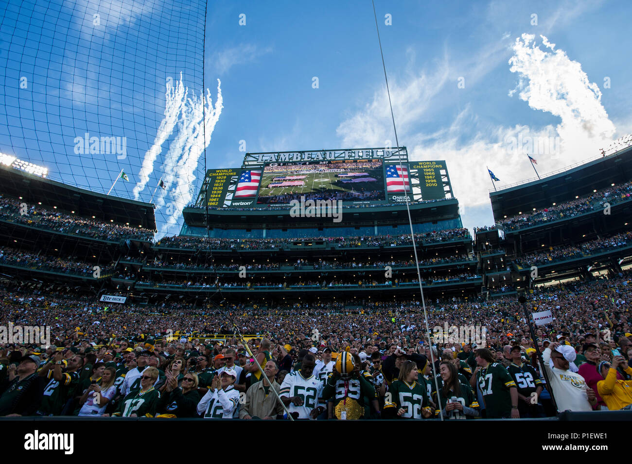 Lambeau field hi-res stock photography and images - Alamy