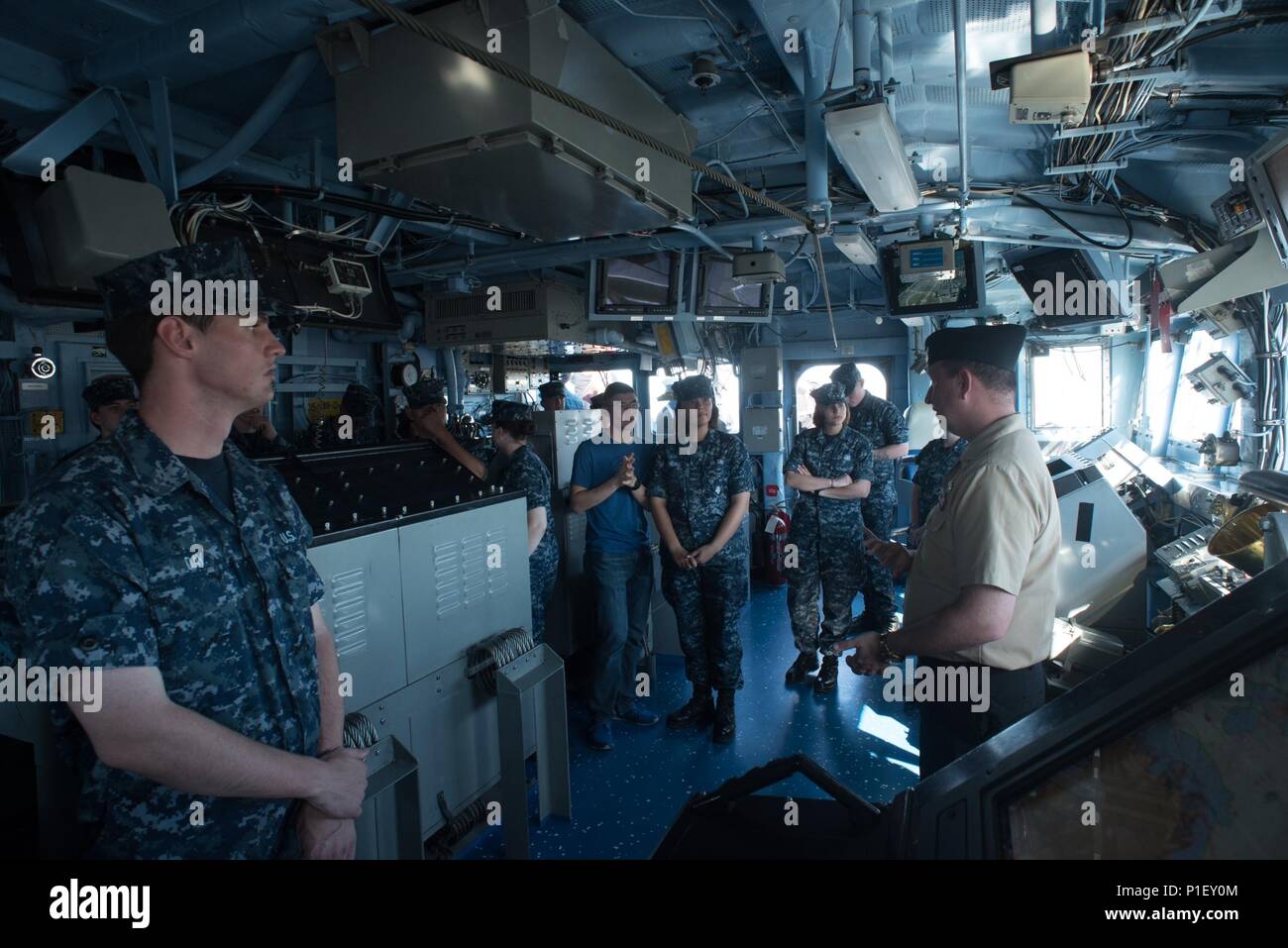 161008-N-XX082-001 SAN FRANCISCO (Oct. 8, 2016) Students from ...