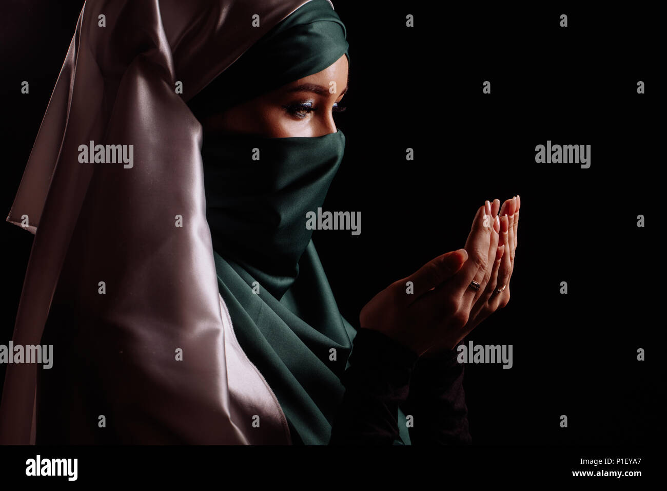 Saudi arabian muslim girl in hi-res stock photography and images - Alamy