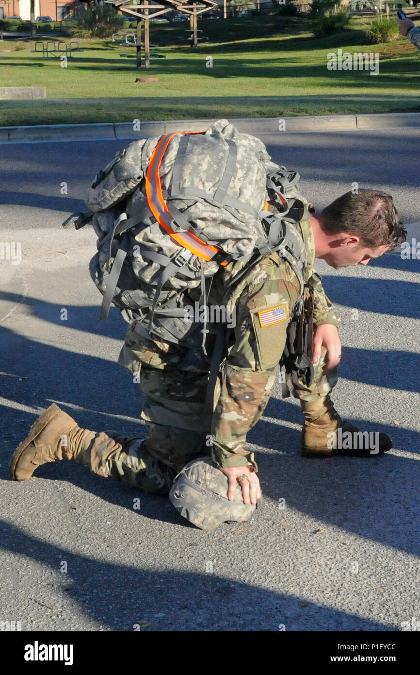 A soldier from the 1st Battalion 118th Infantry Regiment, 218th ...