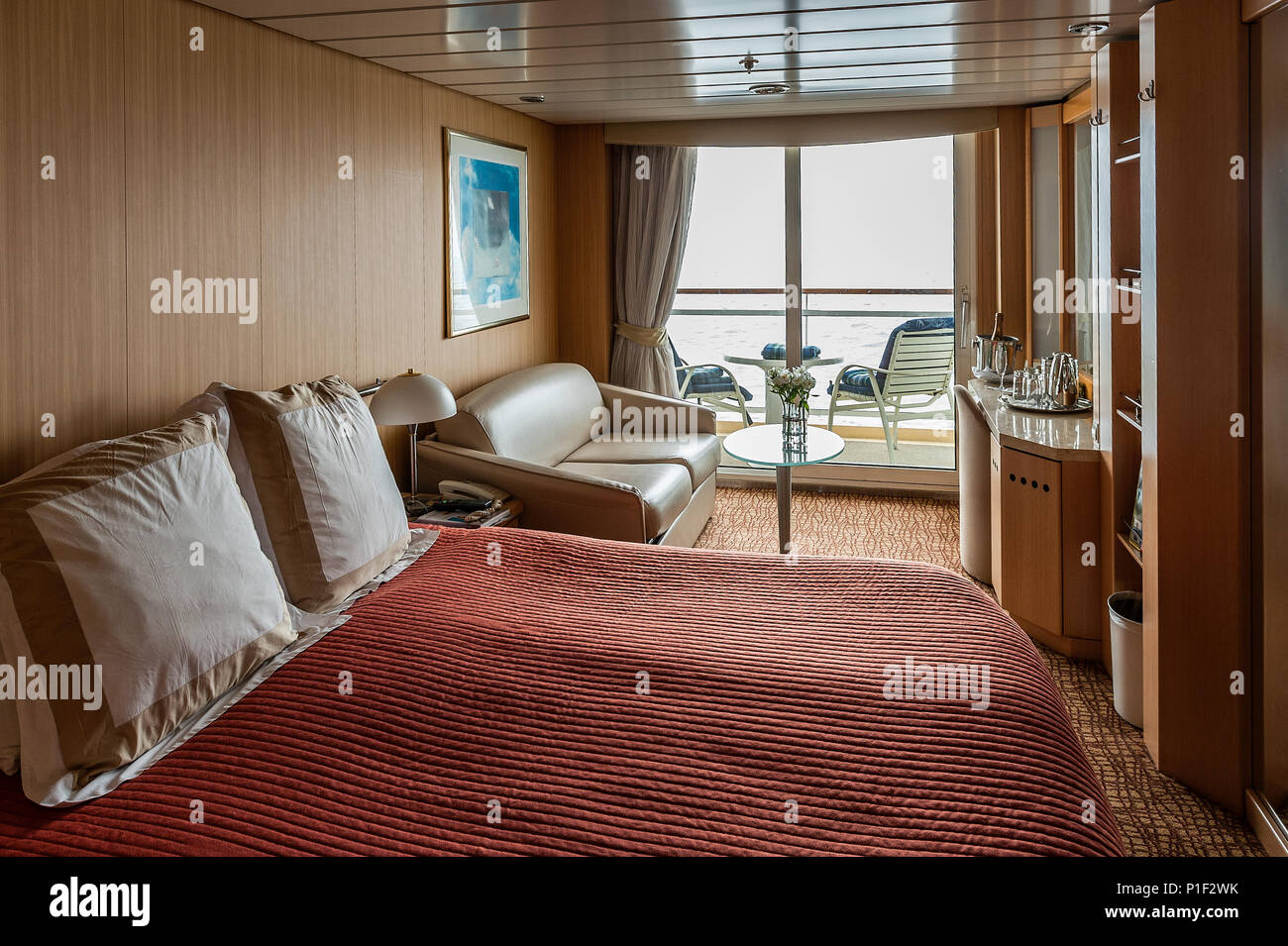 Cruise ship cabin Stock Photo - Alamy