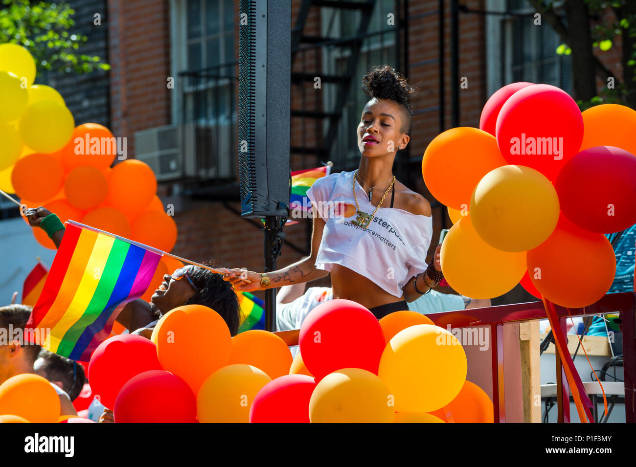 Rainbow in a wave hi-res stock photography and images - Alamy