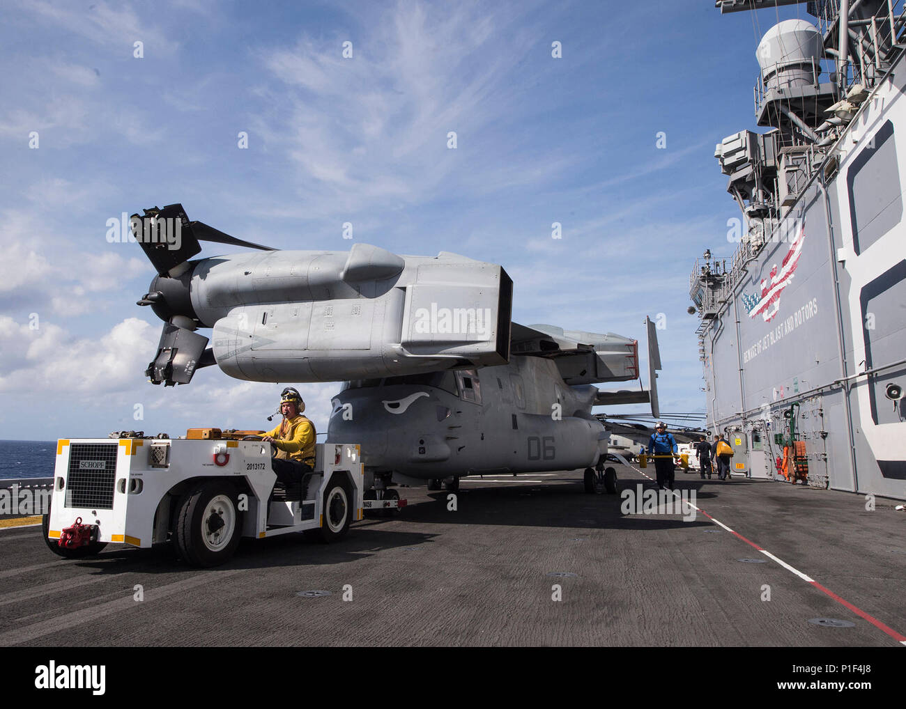 Aircraft Tow Tractor High Resolution Stock Photography and Images - Alamy