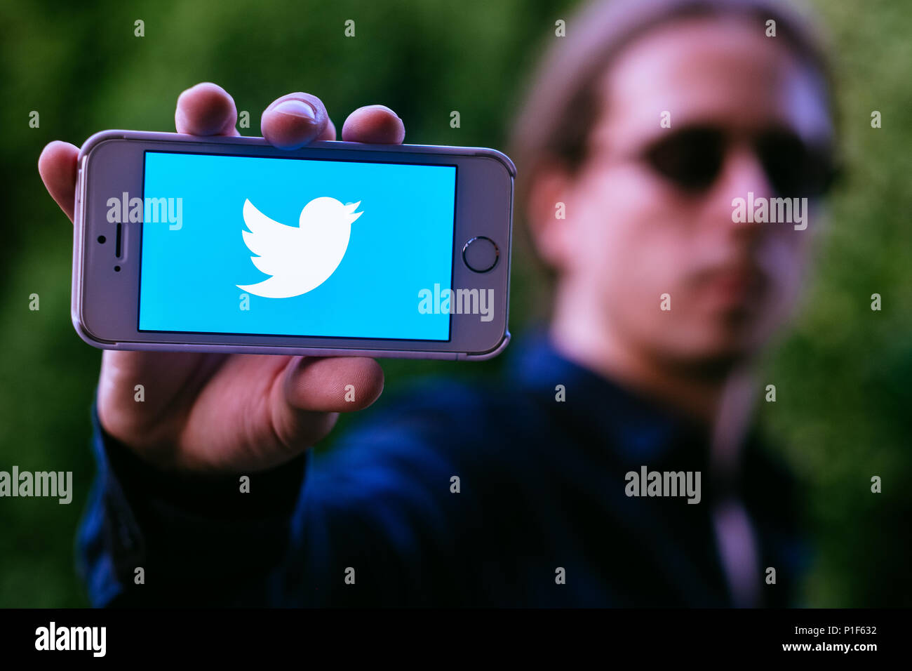 Twitter user hi-res stock photography and images - Alamy