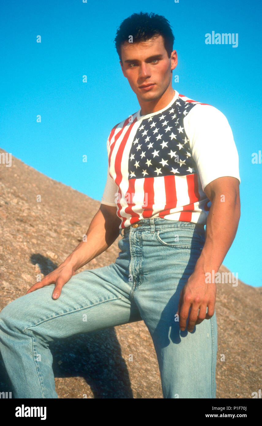 MOJAVE, CA - OCTOBER 5: (EXCLUSIVE) Actor/model Peter Simec poses ...
