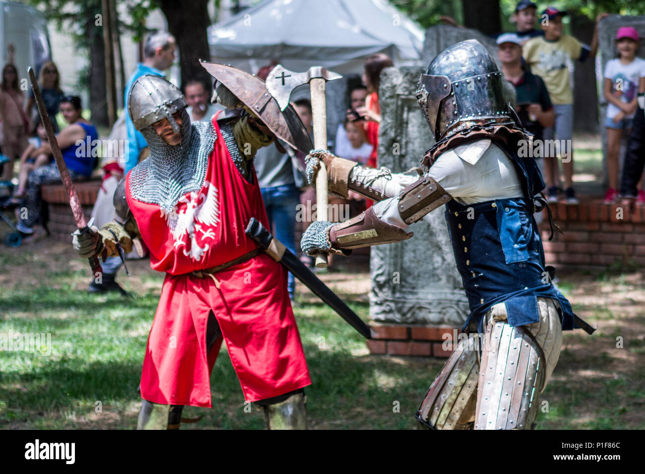 Knights battle hi-res stock photography and images - Alamy