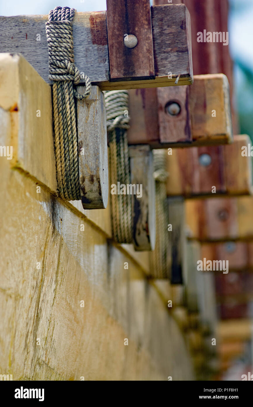Rope work bindings on Polynesian canoe at Aitutaki Stock Photo - Alamy
