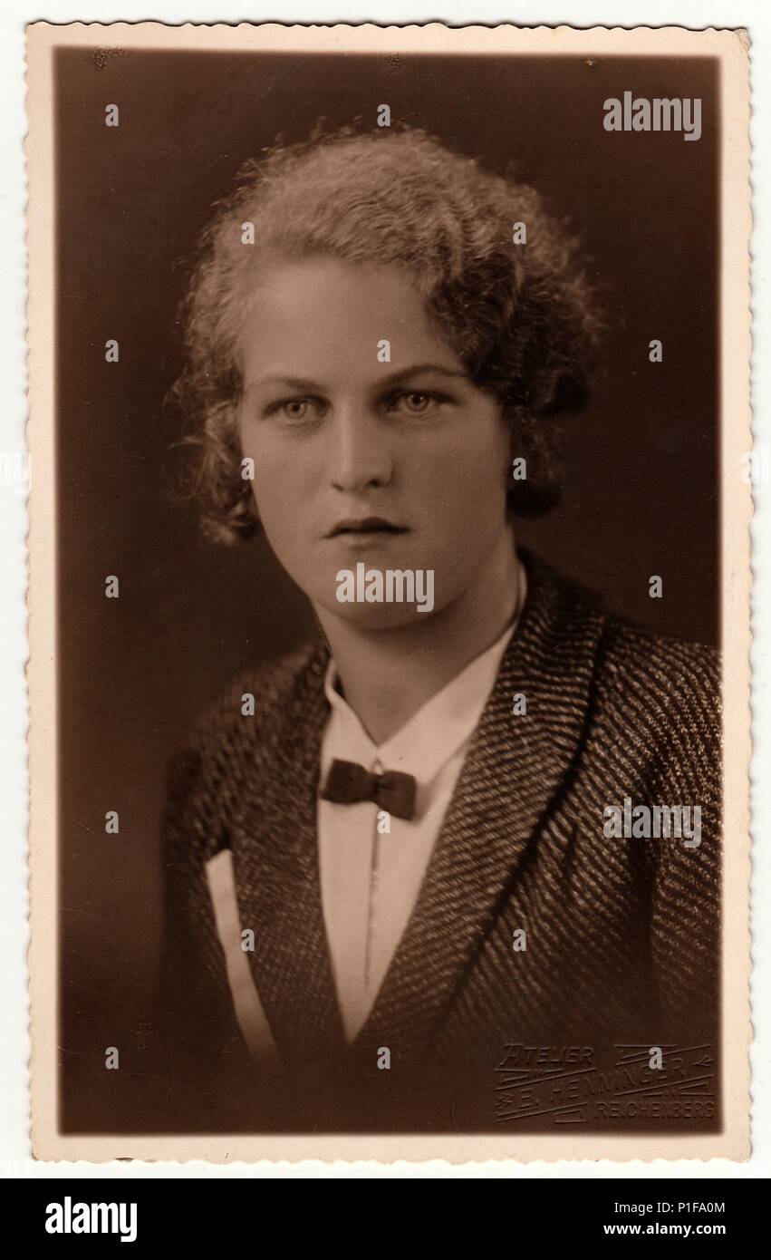 1940s fashion model woman hi-res stock photography and images - Alamy