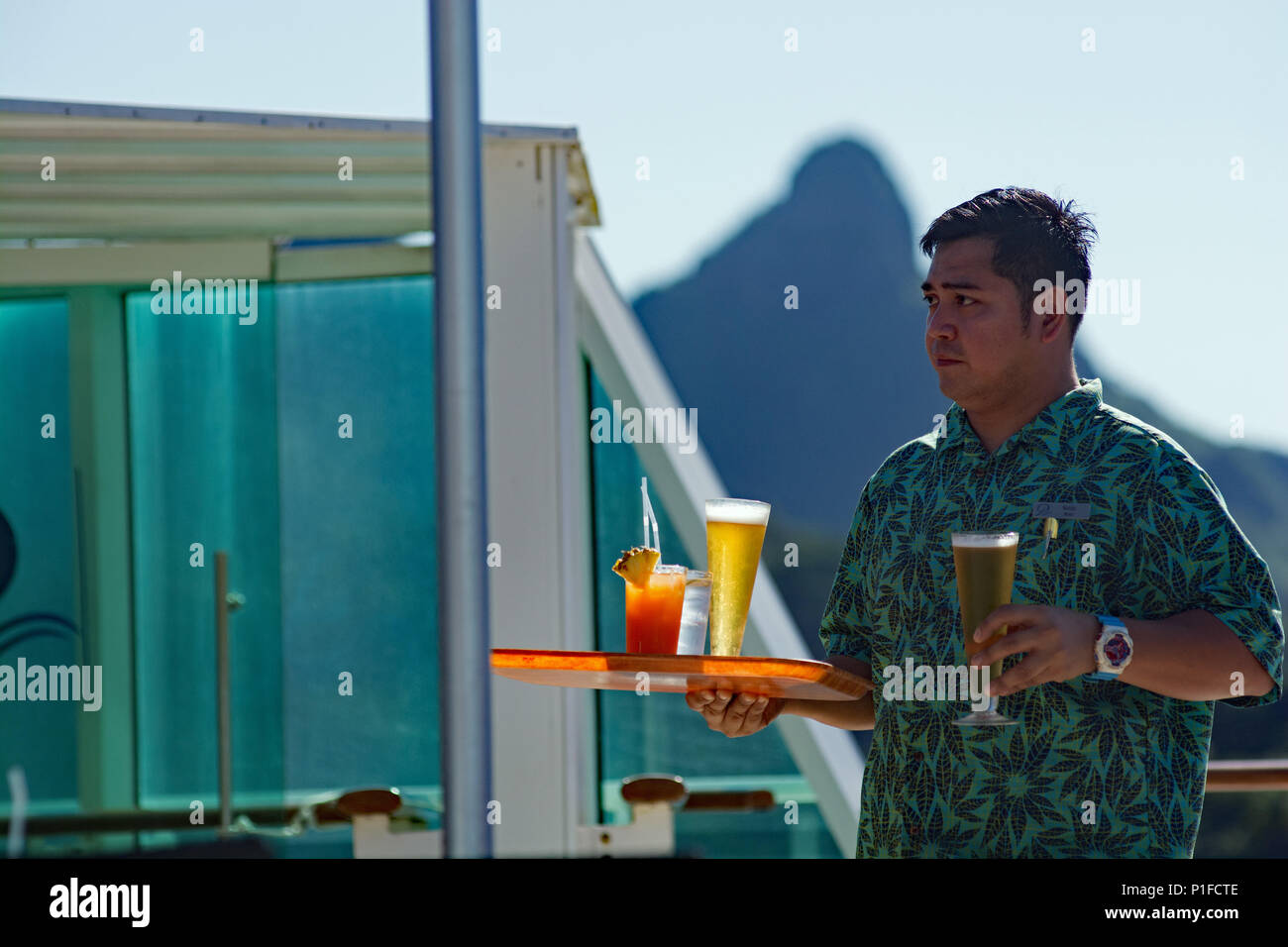 Waiter on cruise ship hi-res stock photography and images - Alamy