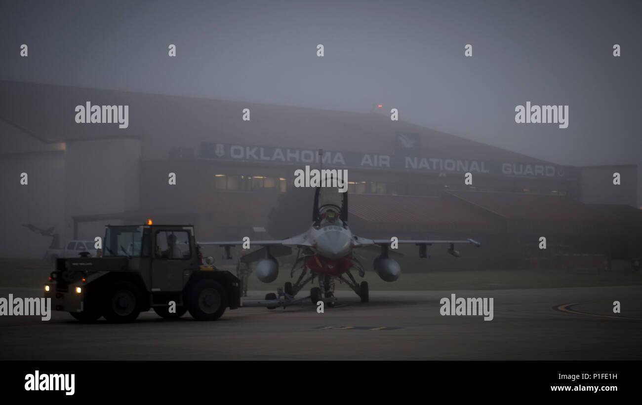 U.S. Air National Guard airmen from the 138th Aircraft Maintenance ...