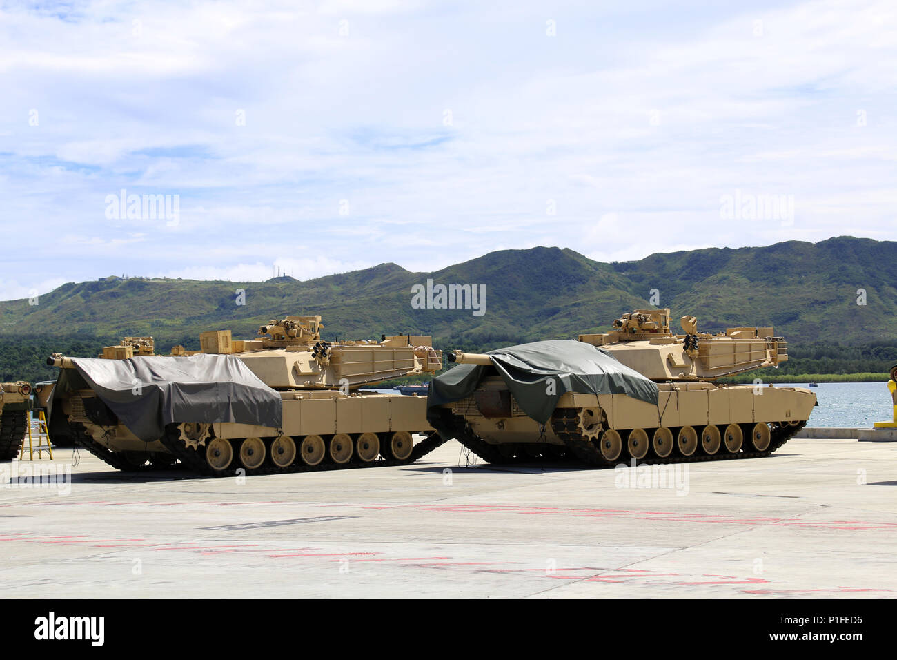 SANTA RITA, Guam (Oct. 13, 2016) -- Marine Corps tanks, Amphibious ...