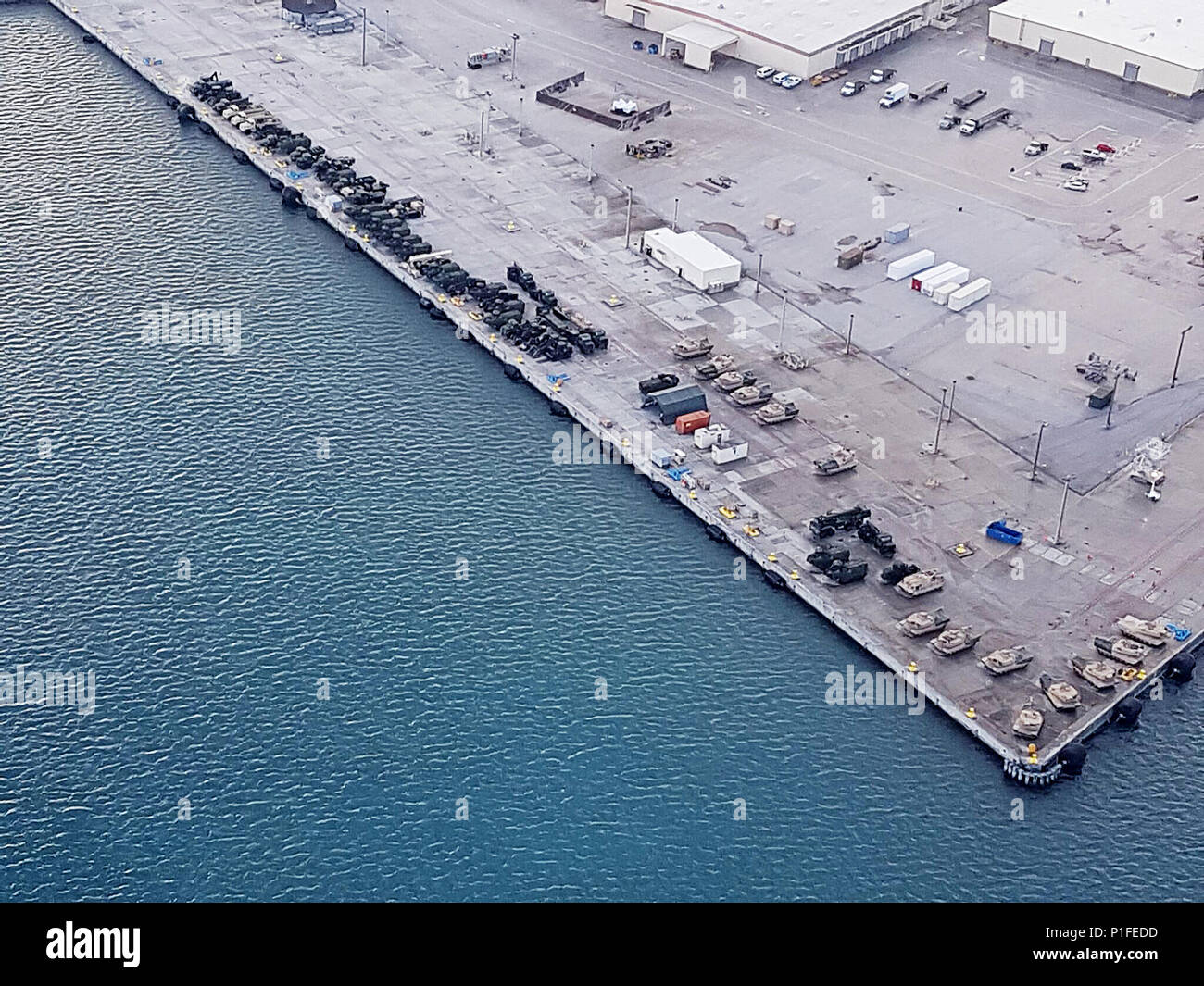 SANTA RITA, Guam (Oct. 26, 2016) -- Marine Corps tanks, Amphibious ...