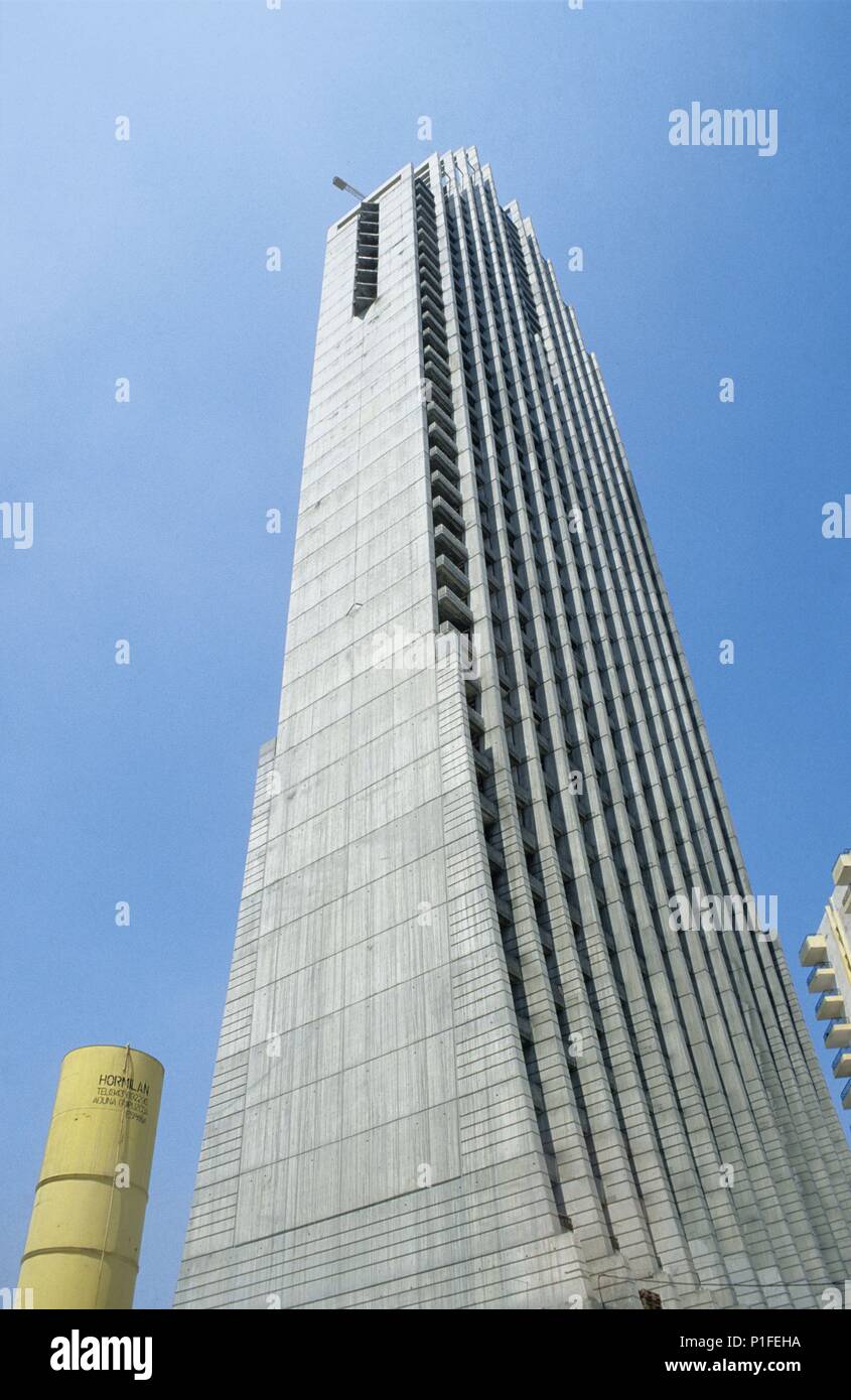 Edificios rascacielos hi-res stock photography and images - Alamy