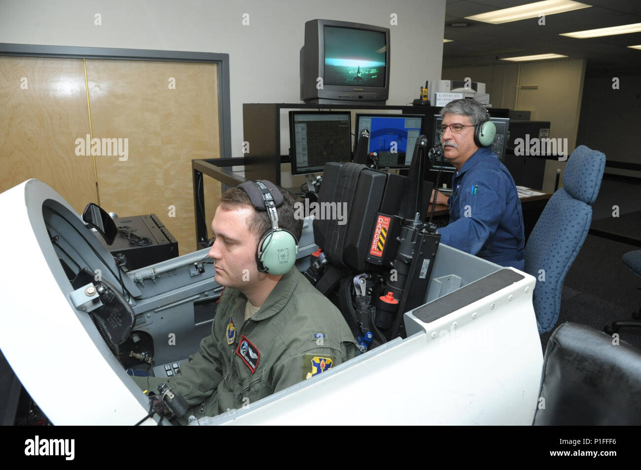 Two weapon systems officers hi-res stock photography and images - Alamy