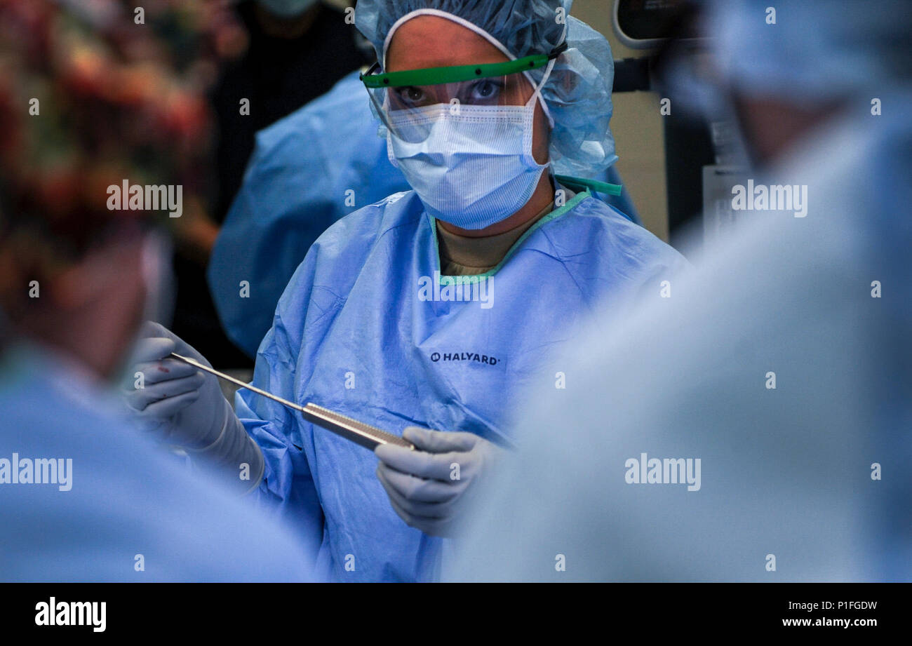 Acl surgery hi-res stock photography and images - Alamy