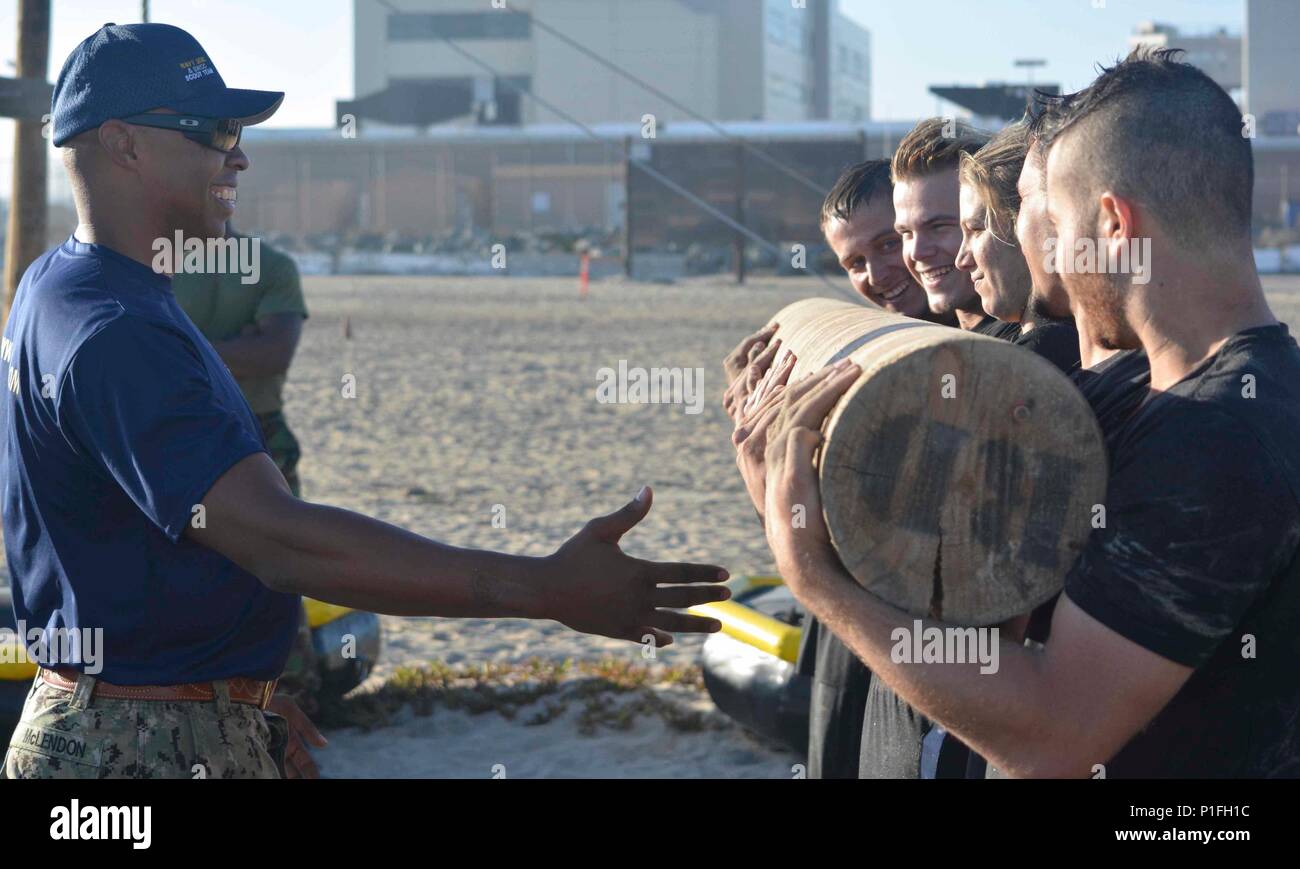 161014-N-VY375-624 CORONADO, Calif. (Oct. 14, 2016) Chief Petty Officer ...