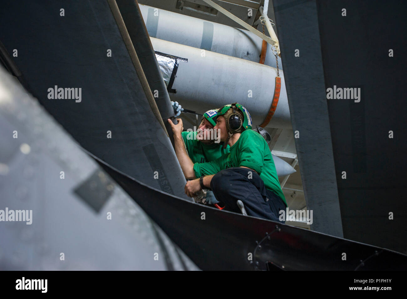 161030-N-WS581-025 ARABIAN GULF (Oct. 30, 2016) Petty Officer 2nd Class ...