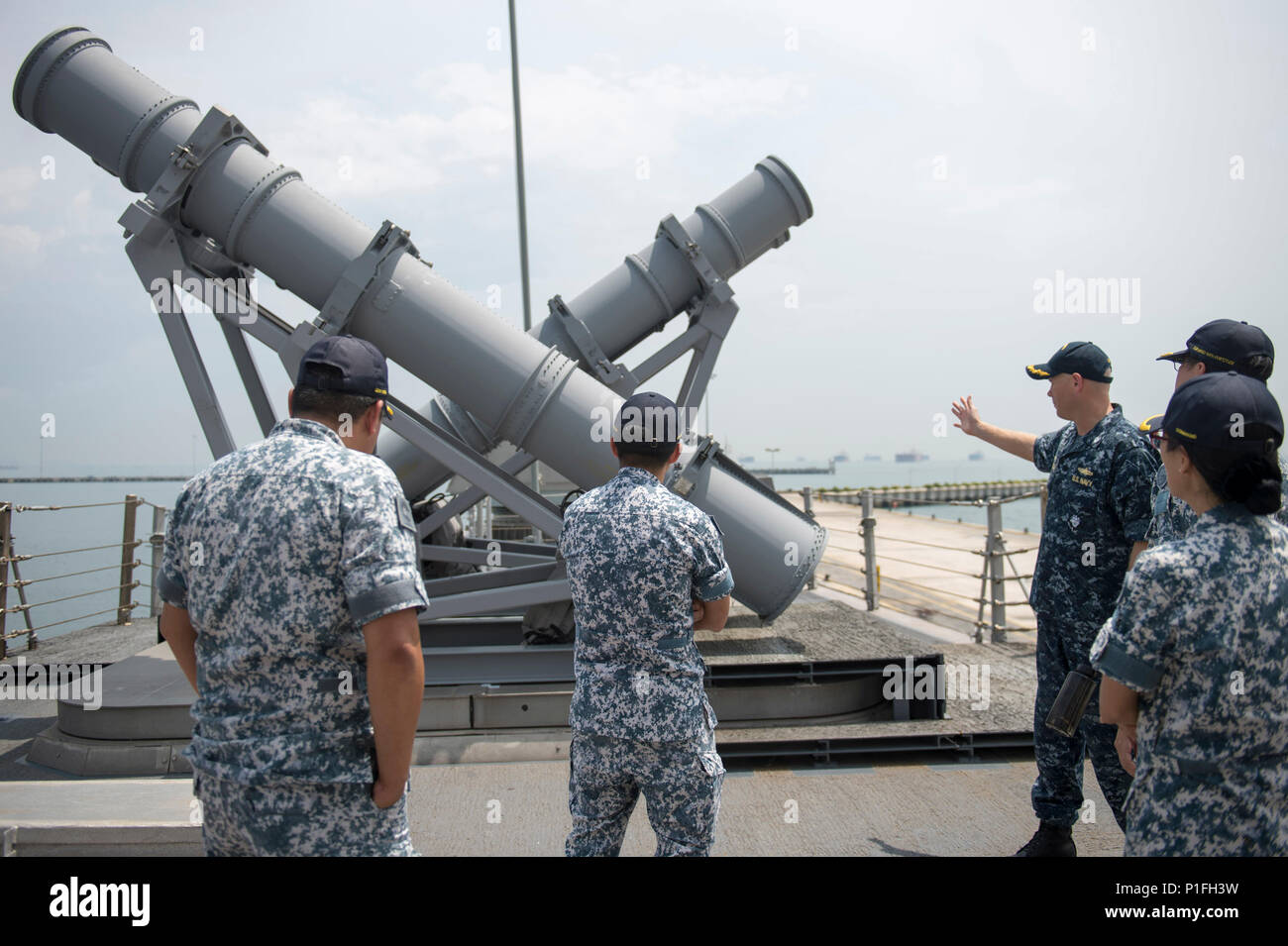 161028-N-MW990-101 CHANGI NAVAL BASE (October 28, 2016) Littoral combat ...