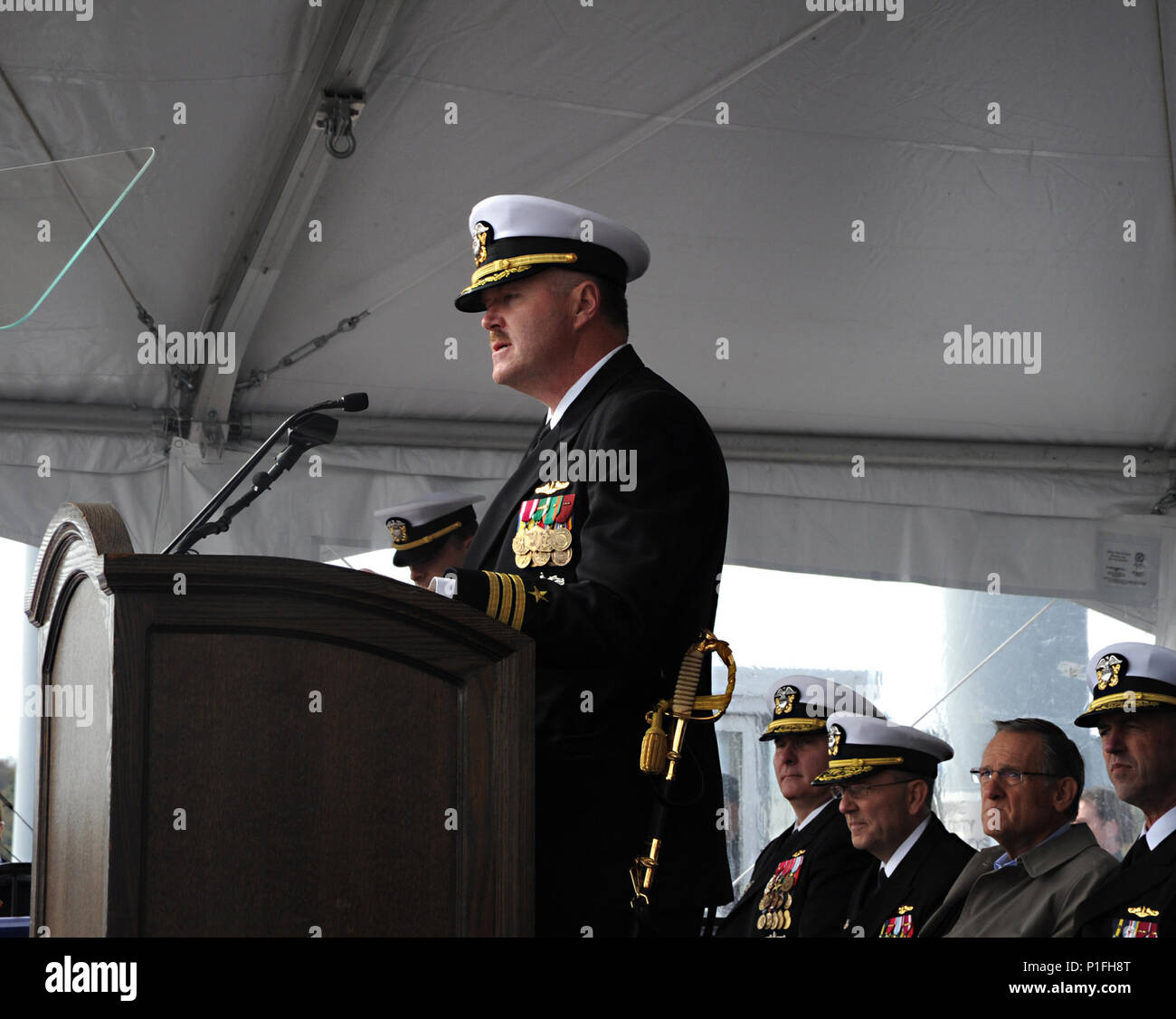 161029-N-HI707-246 GROTON, Conn. (Oct. 29, 2016) Cmdr. Jesse Porter ...