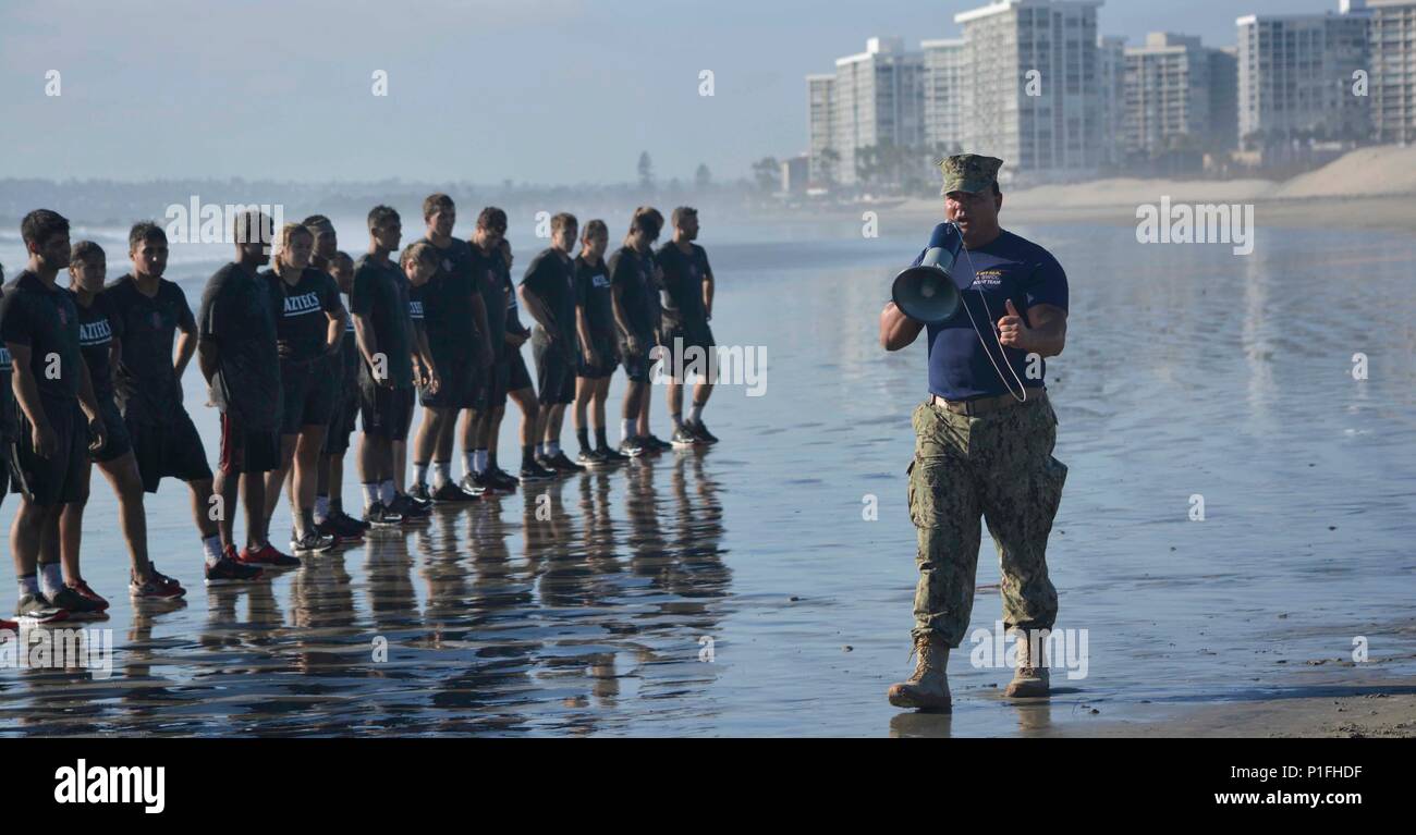 161014-N-VY375-377 CORONADO, Calif. (Oct. 14, 2016) - Chief Petty ...