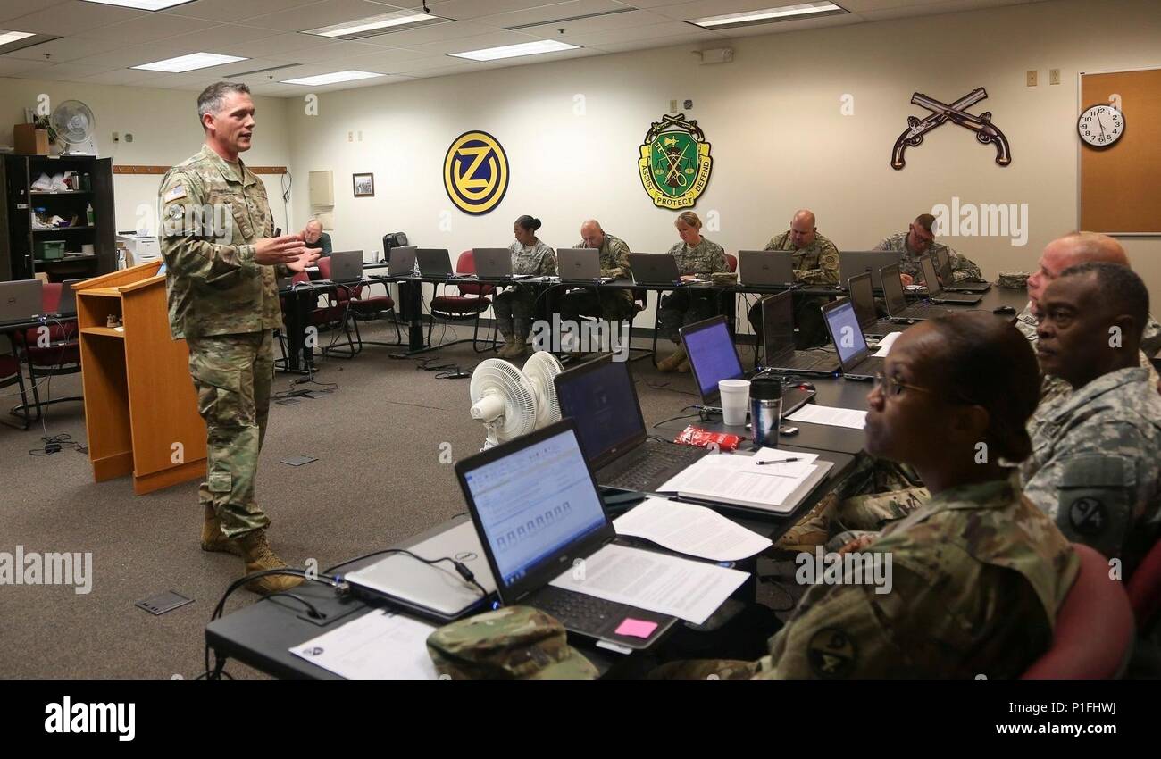 80th division officer hi-res stock photography and images - Alamy