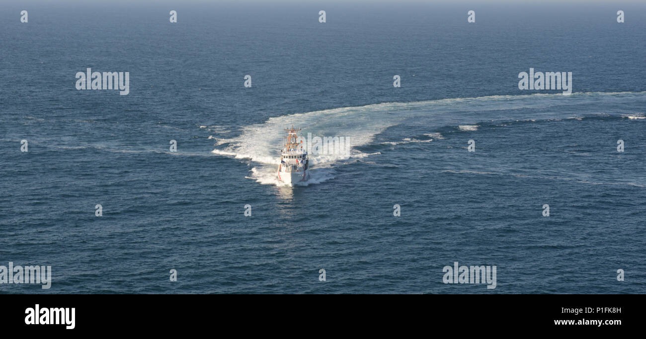 The Coast Guard Cutter Rollin Fritch underway in the Atlantic Ocean ...