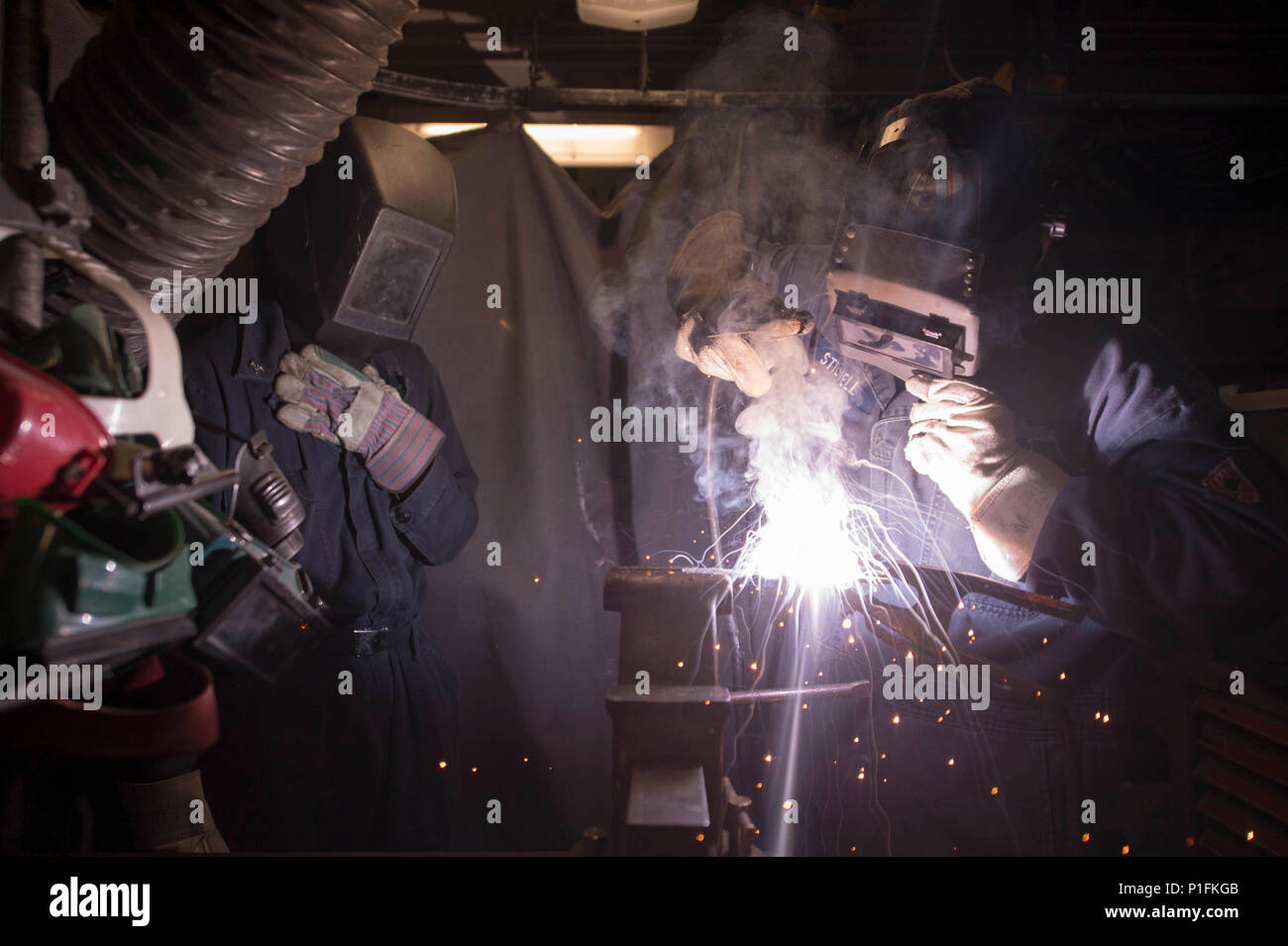 Theater workshop class hi-res stock photography and images - Alamy