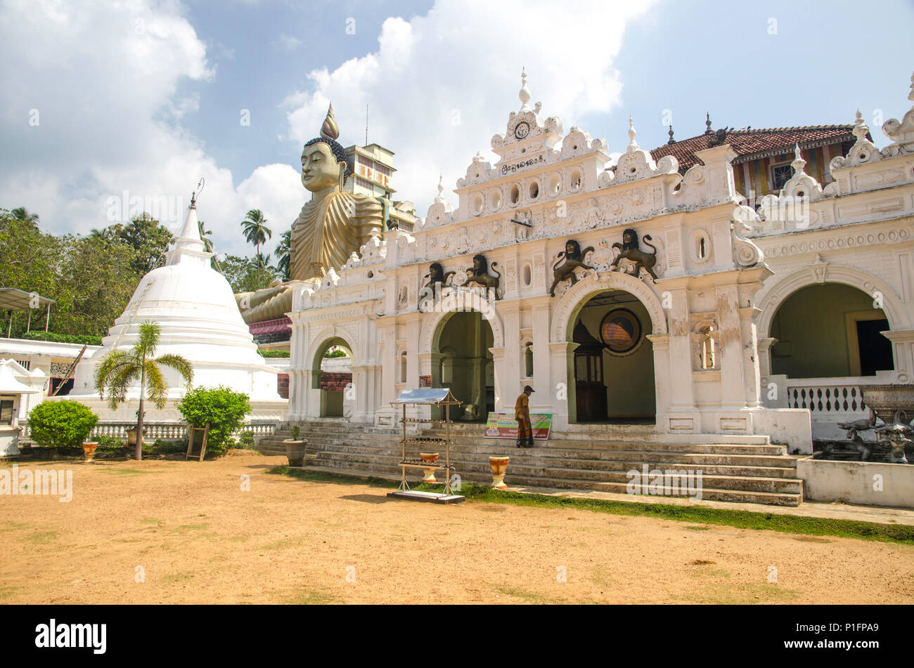 Budha shrines of Wewurukannala, Sri Lanka Stock Photo - Alamy