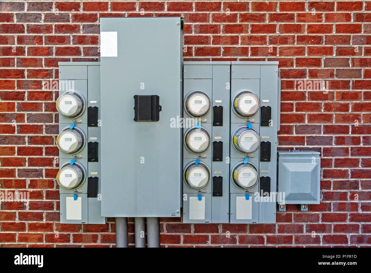 Red brick apartment building on hi-res stock photography and images - Alamy