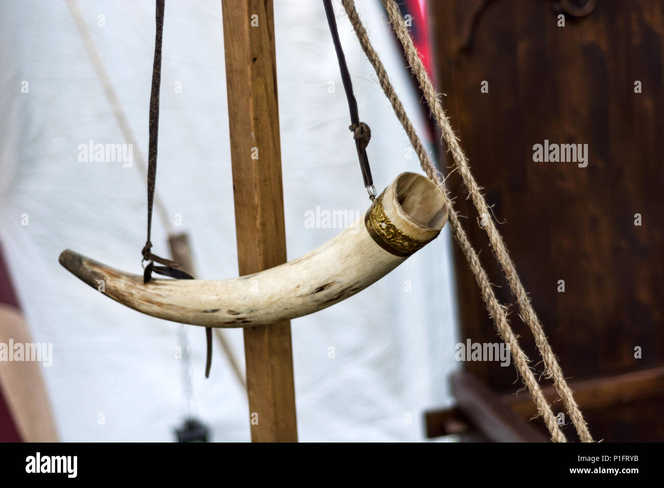 Medieval horn hi-res stock photography and images - Alamy