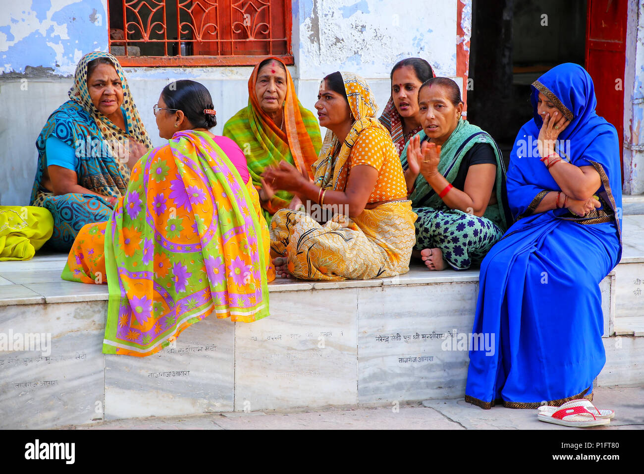 Local indian women sitting hi-res stock photography and images - Alamy