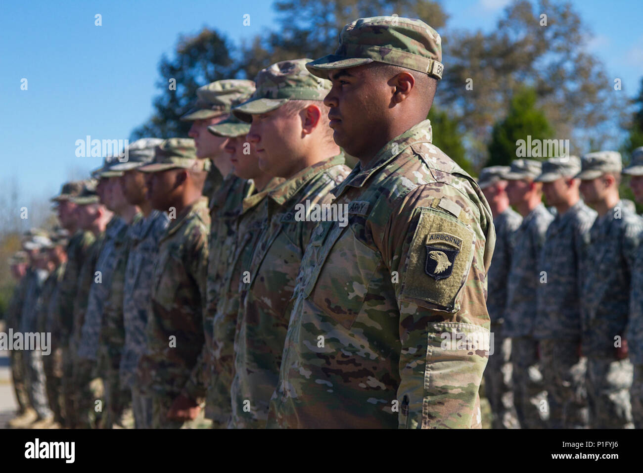 Soldiers from 2123rd Transportation Company with the Kentucky National ...