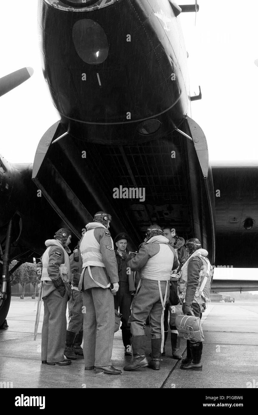 Avro Lancaster Bomber Crew High Resolution Stock Photography and Images ...
