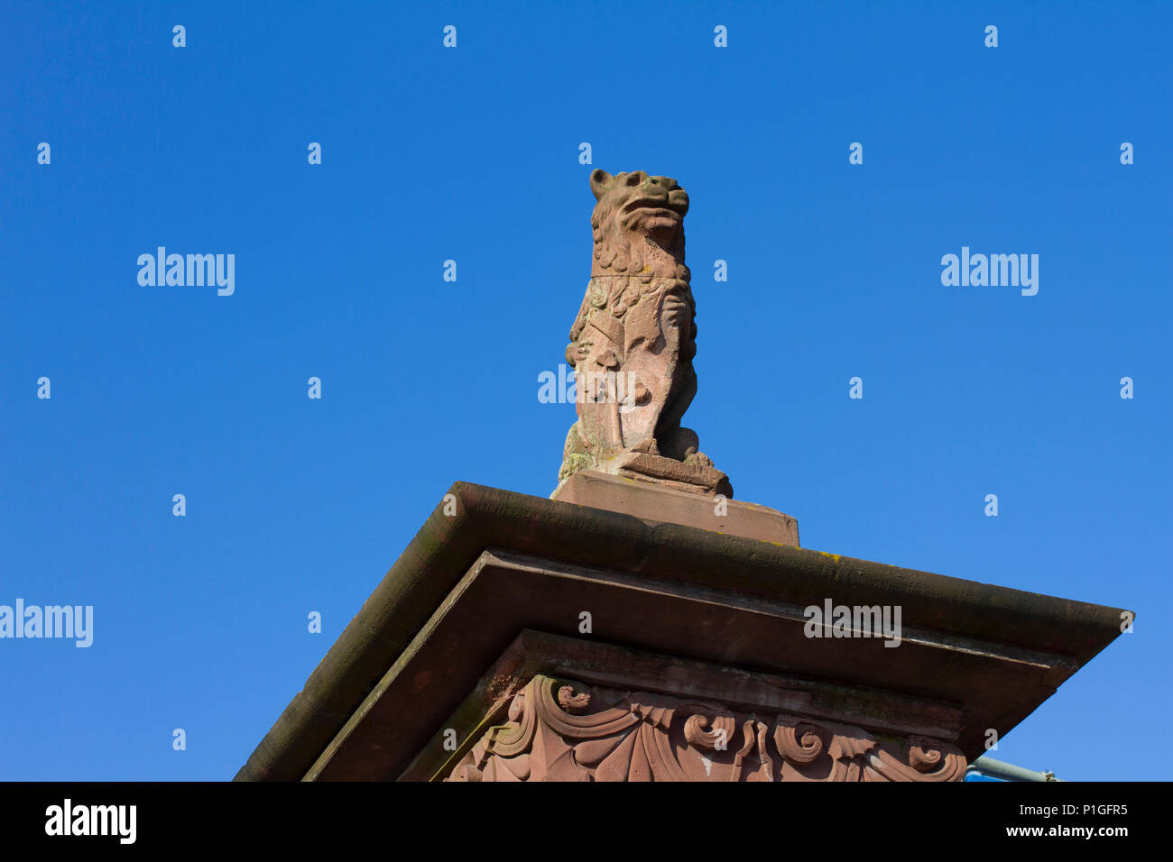Germany, Hesse, Taunus, Usingen, city hall fountain with lion, partner ...