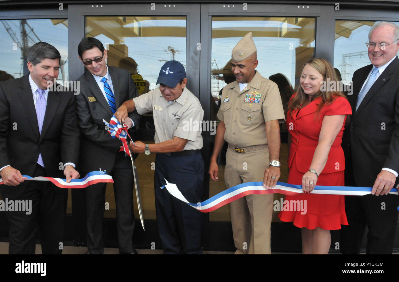 161026-N-IE405-039 SAN DIEGO (Oct. 26, 2016) Naval Base San Diego ...